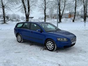 Blue Volvo V50 2005 in Taurage, with an engine capacity of 1.56 L and mileage of 306 thousand km for 1480 €, photo 2 on AUTOMOTO.COM.LV