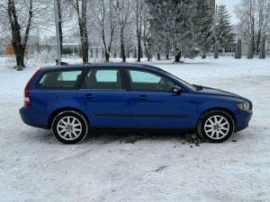 Blue Volvo V50 2005 in Taurage, with an engine capacity of 1.56 L and mileage of 306 thousand km for 1480 €, photo 3 on AUTOMOTO.COM.LV