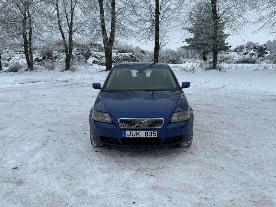 Blue Volvo V50 2005 in Taurage, with an engine capacity of 1.56 L and mileage of 306 thousand km for 1480 €, photo 5 on AUTOMOTO.COM.LV
