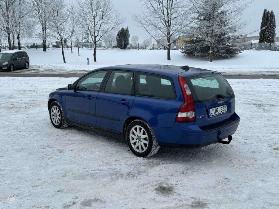 Blue Volvo V50 2005 in Taurage, with an engine capacity of 1.56 L and mileage of 306 thousand km for 1480 €, photo 7 on AUTOMOTO.COM.LV