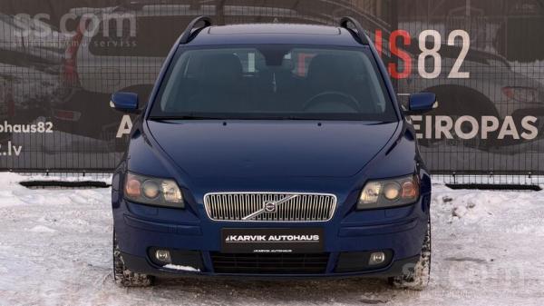 Blue Volvo V50 2005 in Liepaja, with an engine capacity of 2.00 L and mileage of 338 thousand km for 1750 €, photo 1 on AUTOMOTO.COM.LV