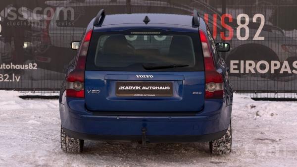 Blue Volvo V50 2005 in Liepaja, with an engine capacity of 2.00 L and mileage of 338 thousand km for 1750 €, photo 5 on AUTOMOTO.COM.LV