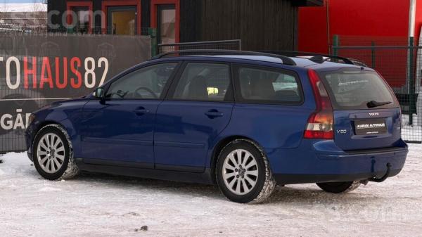 Blue Volvo V50 2005 in Liepaja, with an engine capacity of 2.00 L and mileage of 338 thousand km for 1750 €, photo 6 on AUTOMOTO.COM.LV