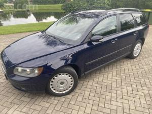 Zils Volvo V50 2005 Valmiera, ar dzinēja tilpumu 2.00 L un nobraukumu 151 tūkst. km par 5750 €, foto  vietnē AUTOMOTO.COM.LV