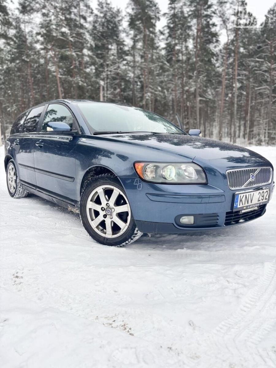 Blue Volvo V50 2005 in Ignalina, with an engine capacity of 1.60 L and mileage of 294 thousand km for 1700 €, photo 1 on AUTOMOTO.COM.LV