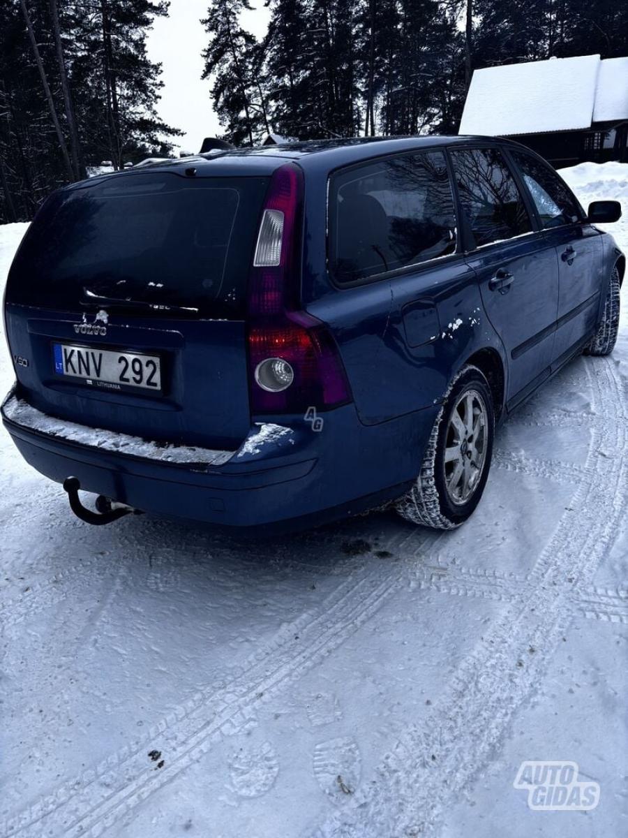 Blue Volvo V50 2005 in Ignalina, with an engine capacity of 1.60 L and mileage of 294 thousand km for 1700 €, photo 10 on AUTOMOTO.COM.LV