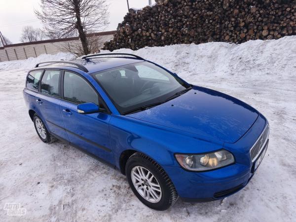 Blue Volvo V50 2005 in Taurage, with an engine capacity of 1.60 L and mileage of 354 thousand km for 1850 €, photo 2 on AUTOMOTO.COM.LV
