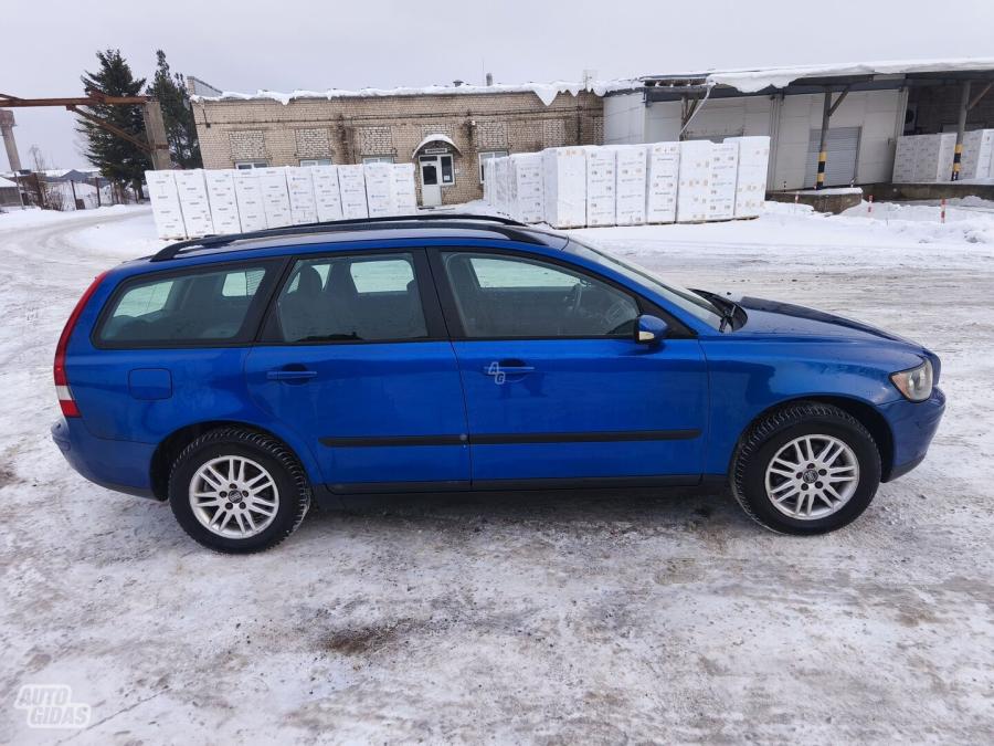 Blue Volvo V50 2005 in Taurage, with an engine capacity of 1.60 L and mileage of 354 thousand km for 1850 €, photo 8 on AUTOMOTO.COM.LV