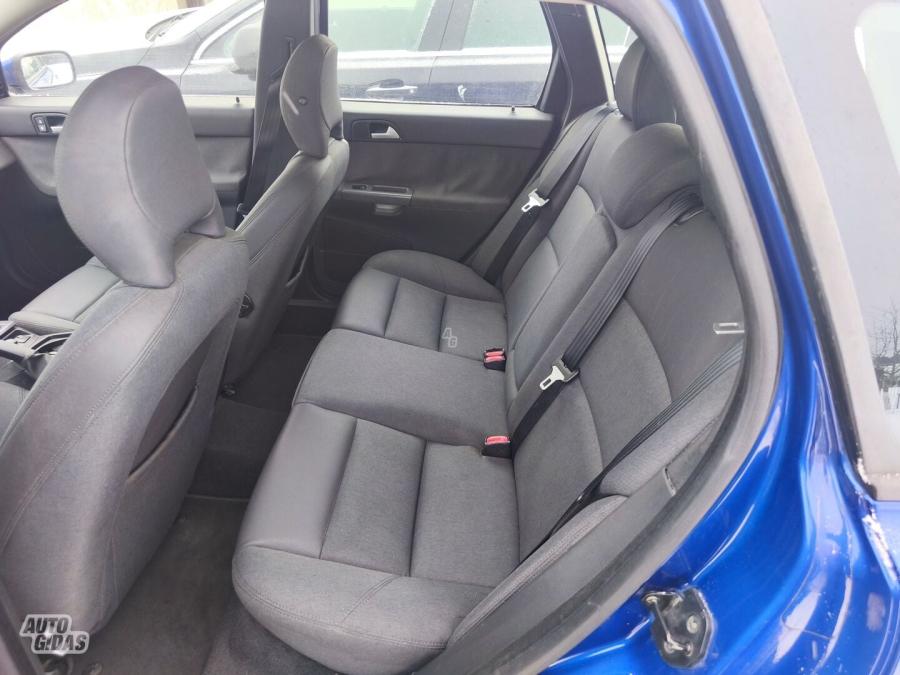 Blue Volvo V50 2005 in Taurage, with an engine capacity of 1.60 L and mileage of 354 thousand km for 1850 €, photo 12 on AUTOMOTO.COM.LV