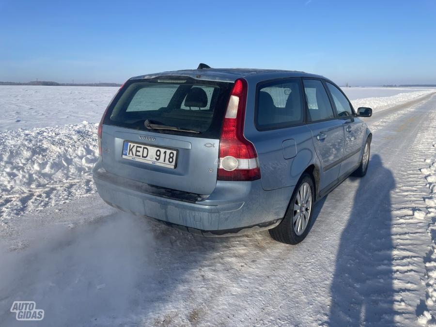 Синий Вольво В50 2005 в Радвилишкис, объемом двигателя 1.80 л и пробегом 316 тыс. км за 1100 €, фото 4 на AUTOMOTO.COM.LV