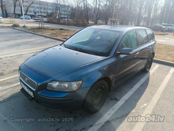 Blue Volvo V50 2005 in Tallinn, with an engine capacity of 1.60 L and mileage of 332 thousand km for 1000 €, photo 1 on AUTOMOTO.COM.LV