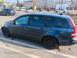 Blue Volvo V50 2005 in Tallinn, with an engine capacity of 1.60 L and mileage of 332 thousand km for 1000 €, photo 3 on AUTOMOTO.COM.LV