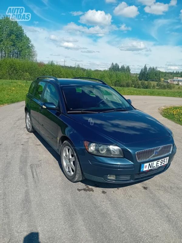 Zils Volvo V50 2005 Viļņa, ar dzinēja tilpumu 1.60 L un nobraukumu 248 tūkst. km par 2100 €, foto 1 vietnē AUTOMOTO.COM.LV