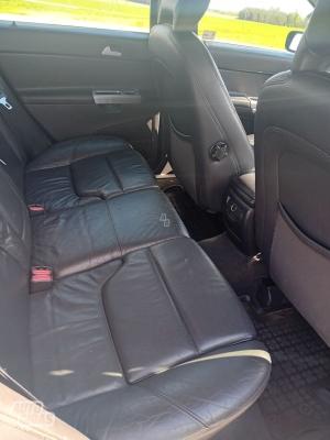 Blue Volvo V50 2005 in Vilnius, with an engine capacity of 1.60 L and mileage of 248 thousand km for 2100 €, photo 4 on AUTOMOTO.COM.LV