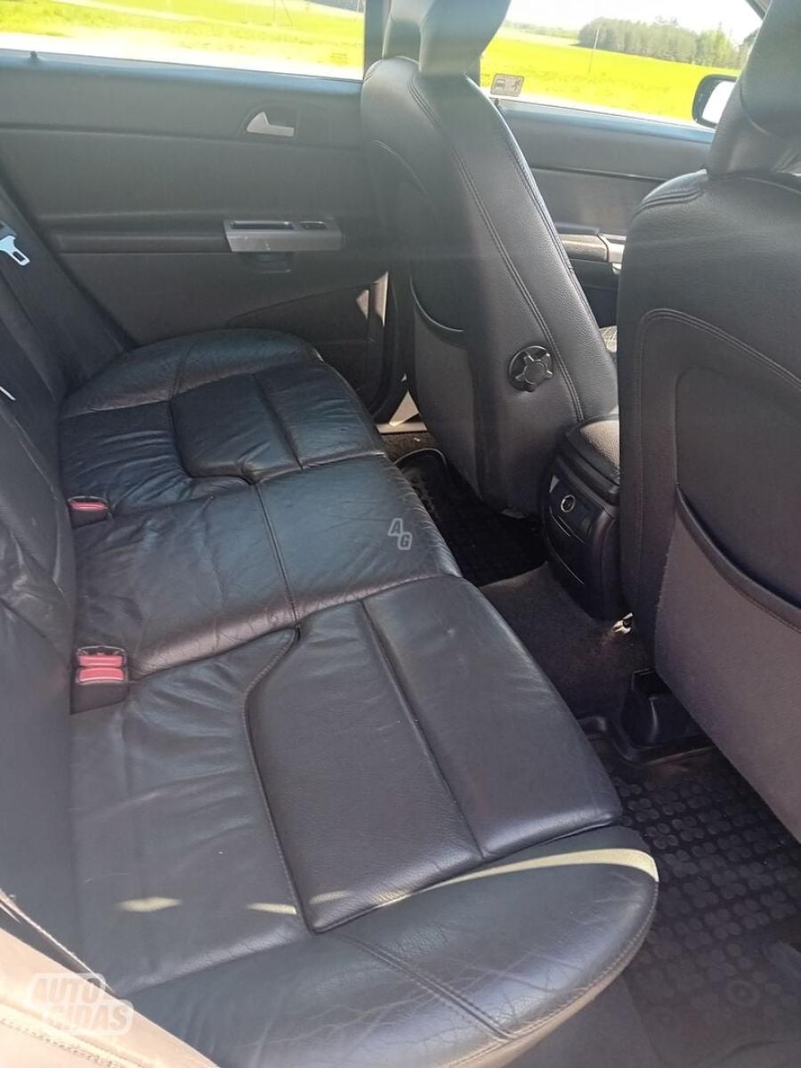 Blue Volvo V50 2005 in Vilnius, with an engine capacity of 1.60 L and mileage of 248 thousand km for 2100 €, photo 4 on AUTOMOTO.COM.LV