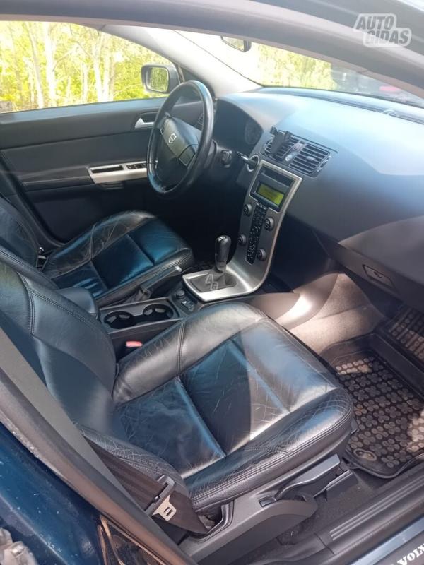 Zils Volvo V50 2005 Viļņa, ar dzinēja tilpumu 1.60 L un nobraukumu 248 tūkst. km par 2100 €, foto 4 vietnē AUTOMOTO.COM.LV