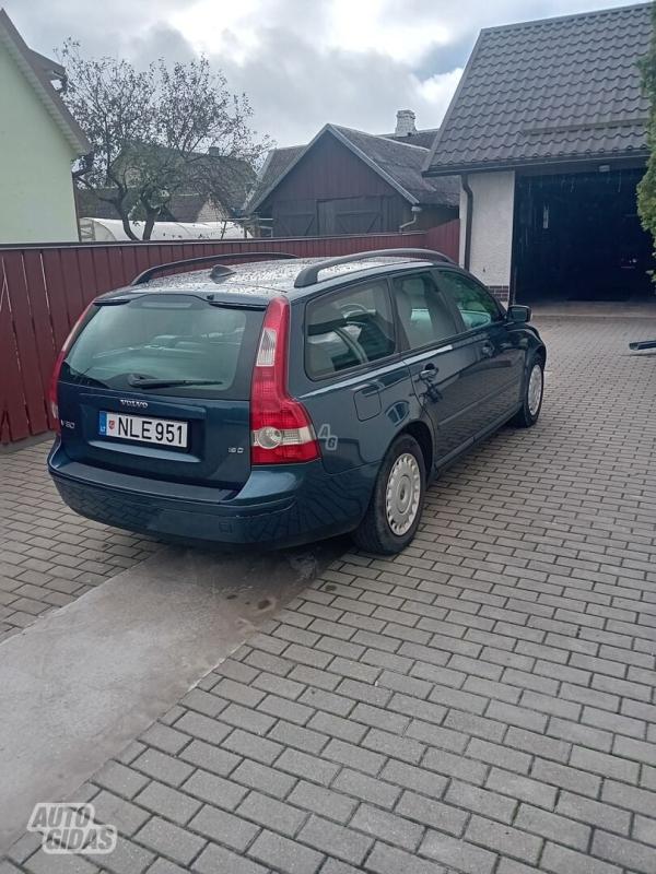 Zils Volvo V50 2005 Viļņa, ar dzinēja tilpumu 1.60 L un nobraukumu 248 tūkst. km par 2100 €, foto 6 vietnē AUTOMOTO.COM.LV