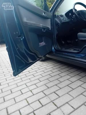 Blue Volvo V50 2005 in Vilnius, with an engine capacity of 1.60 L and mileage of 248 thousand km for 2100 €, photo 13 on AUTOMOTO.COM.LV
