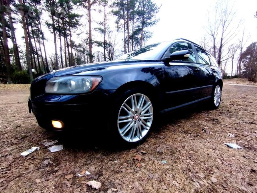 Zils Volvo V50 2005 Rīga, ar dzinēja tilpumu 2.00 L un nobraukumu 250 tūkst. km par 2200 €, foto 4 vietnē AUTOMOTO.COM.LV