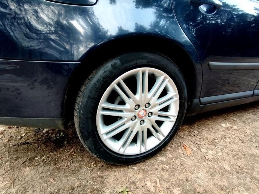 Zils Volvo V50 2005 Rīga, ar dzinēja tilpumu 2.00 L un nobraukumu 250 tūkst. km par 2200 €, foto 6 vietnē AUTOMOTO.COM.LV