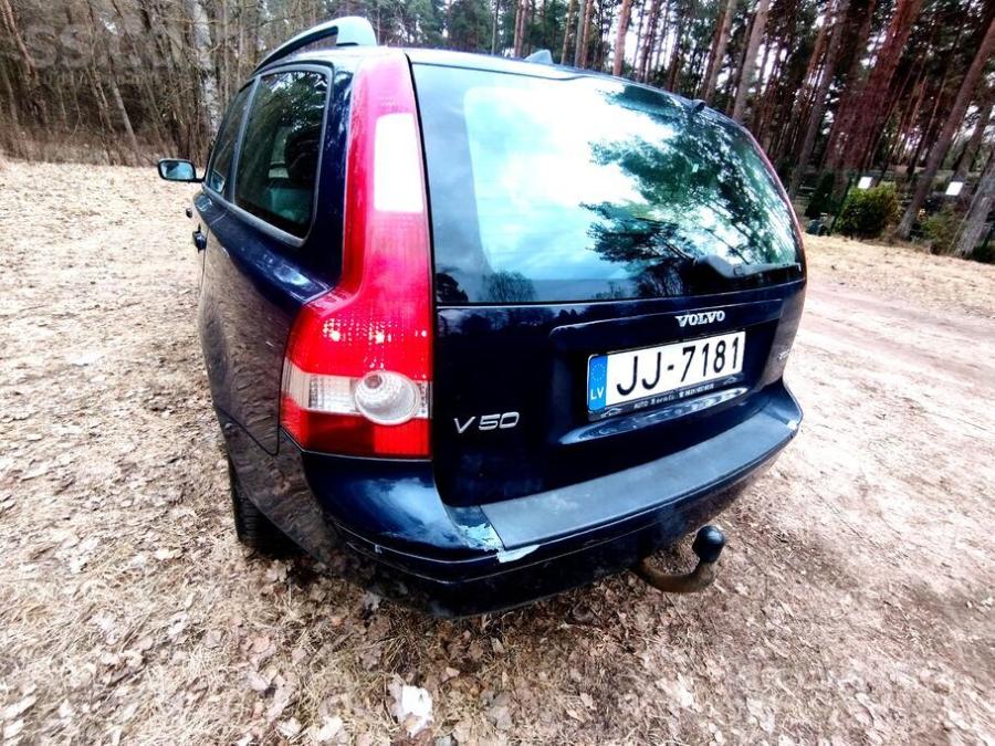 Zils Volvo V50 2005 Rīga, ar dzinēja tilpumu 2.00 L un nobraukumu 250 tūkst. km par 2200 €, foto 8 vietnē AUTOMOTO.COM.LV