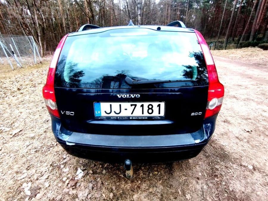 Zils Volvo V50 2005 Rīga, ar dzinēja tilpumu 2.00 L un nobraukumu 250 tūkst. km par 2200 €, foto 9 vietnē AUTOMOTO.COM.LV