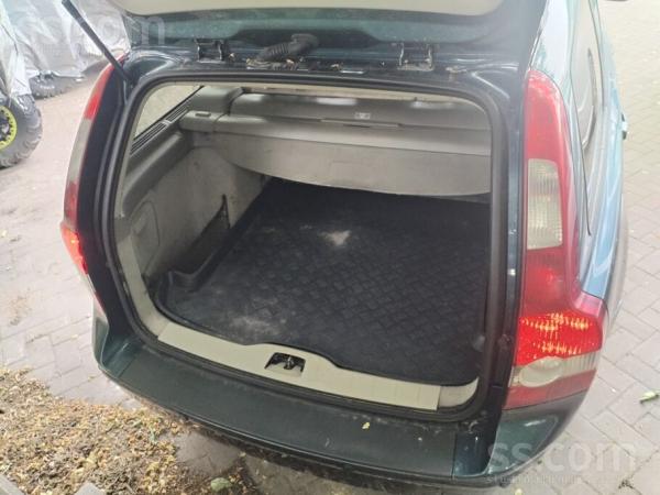 Blue Volvo V50 2005 in Riga, with an engine capacity of 2.00 L and mileage of 489 thousand km for 950 €, photo 6 on AUTOMOTO.COM.LV