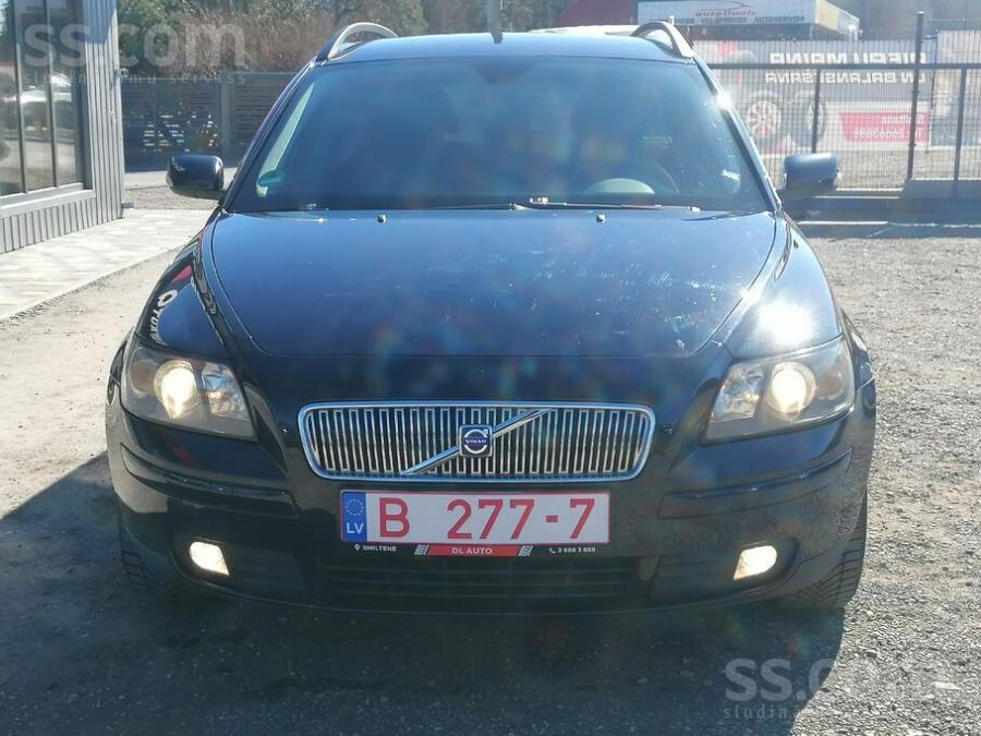 Zils Volvo V50 2005 Valmiera, ar dzinēja tilpumu 2.00 L un nobraukumu 153 tūkst. km par 3990 €, foto 4 vietnē AUTOMOTO.COM.LV