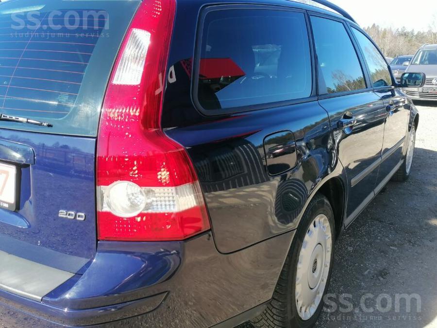 Zils Volvo V50 2005 Valmiera, ar dzinēja tilpumu 2.00 L un nobraukumu 153 tūkst. km par 3990 €, foto 7 vietnē AUTOMOTO.COM.LV