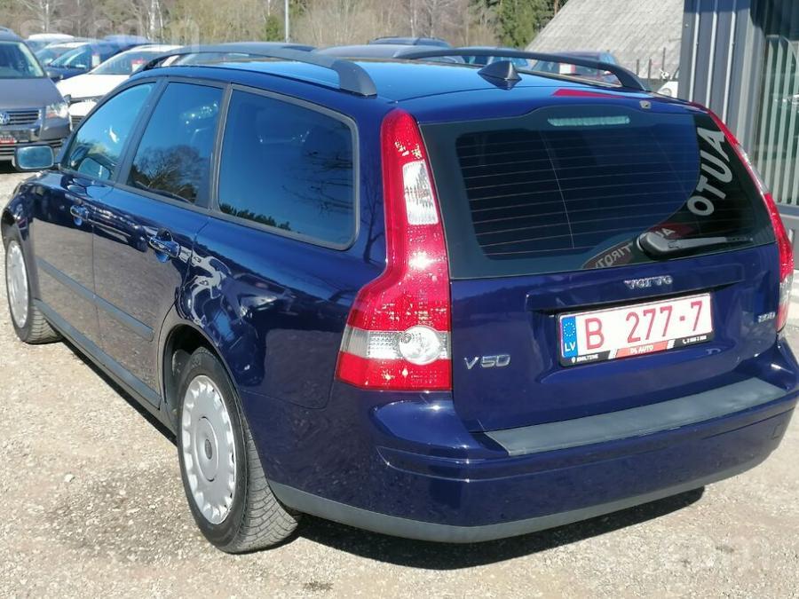 Zils Volvo V50 2005 Valmiera, ar dzinēja tilpumu 2.00 L un nobraukumu 153 tūkst. km par 3990 €, foto 8 vietnē AUTOMOTO.COM.LV