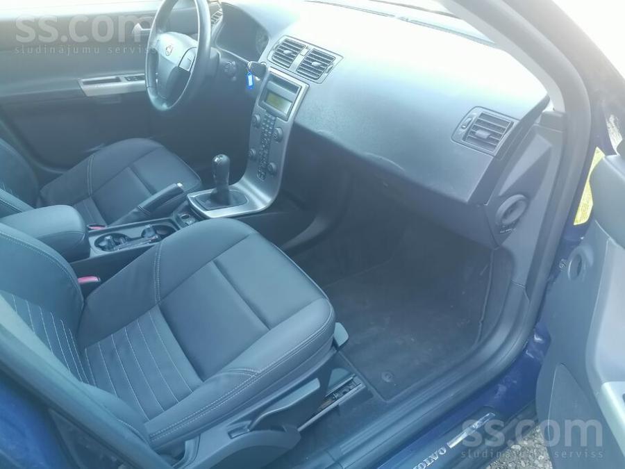 Zils Volvo V50 2005 Valmiera, ar dzinēja tilpumu 2.00 L un nobraukumu 153 tūkst. km par 3990 €, foto 19 vietnē AUTOMOTO.COM.LV