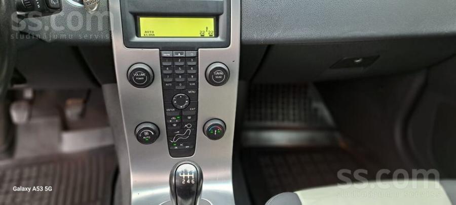 Zils Volvo V50 2005 Talsi, ar dzinēja tilpumu 2.00 L un nobraukumu 373 tūkst. km par 2970 €, foto 4 vietnē AUTOMOTO.COM.LV