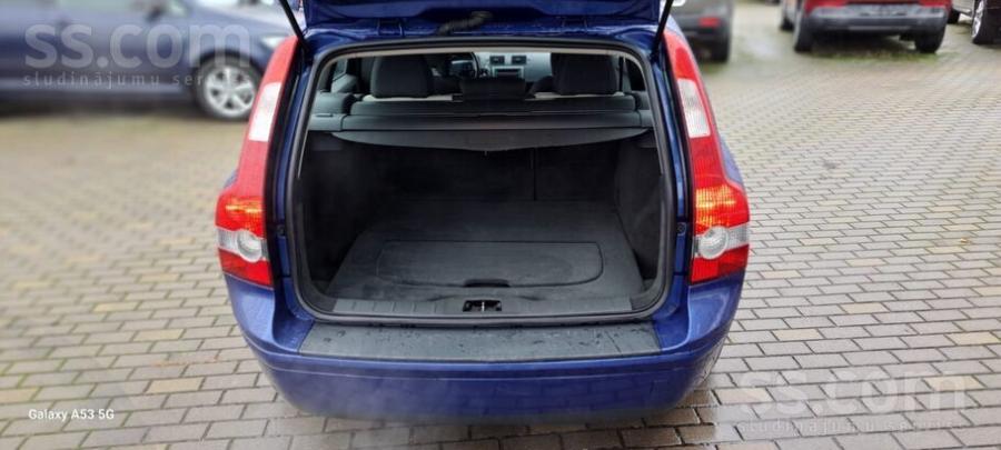 Zils Volvo V50 2005 Talsi, ar dzinēja tilpumu 2.00 L un nobraukumu 373 tūkst. km par 2970 €, foto 6 vietnē AUTOMOTO.COM.LV