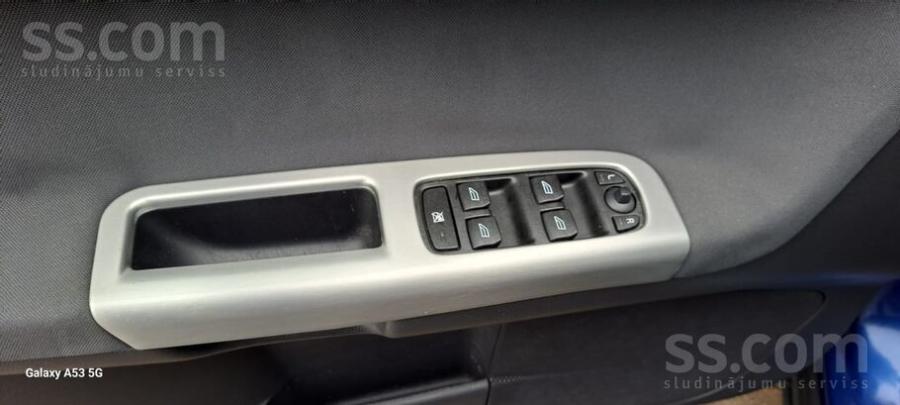 Zils Volvo V50 2005 Talsi, ar dzinēja tilpumu 2.00 L un nobraukumu 373 tūkst. km par 2970 €, foto 15 vietnē AUTOMOTO.COM.LV