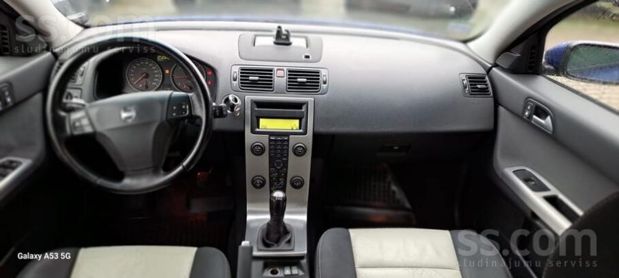 Zils Volvo V50 2005 Talsi, ar dzinēja tilpumu 2.00 L un nobraukumu 373 tūkst. km par 2970 €, foto 16 vietnē AUTOMOTO.COM.LV