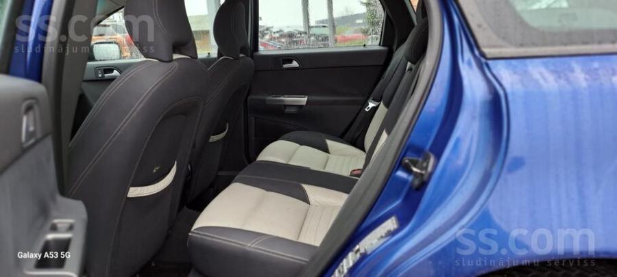 Zils Volvo V50 2005 Talsi, ar dzinēja tilpumu 2.00 L un nobraukumu 373 tūkst. km par 2970 €, foto 17 vietnē AUTOMOTO.COM.LV