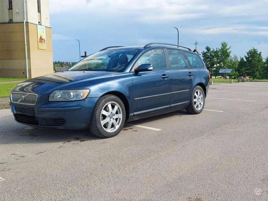 Zils Volvo V50 2005 Kauņa, ar dzinēja tilpumu 2.00 L un nobraukumu 340 tūkst. km par 2650 €, foto 1 vietnē AUTOMOTO.COM.LV