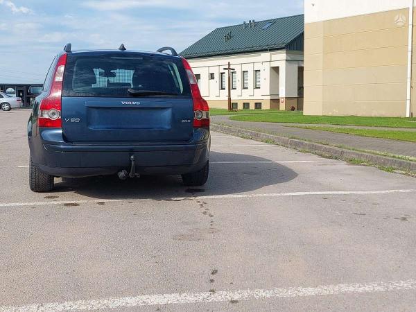 Blue Volvo V50 2005 in Kaunas, with an engine capacity of 2.00 L and mileage of 340 thousand km for 2650 €, photo 4 on AUTOMOTO.COM.LV