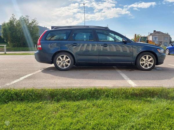 Blue Volvo V50 2005 in Kaunas, with an engine capacity of 2.00 L and mileage of 340 thousand km for 2650 €, photo 6 on AUTOMOTO.COM.LV