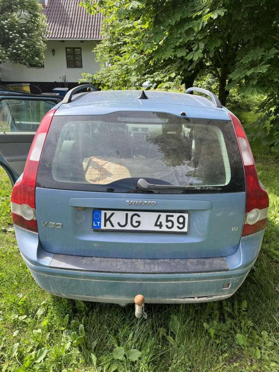 Blue Volvo V50 2005 in Lazdijai, with an engine capacity of 1.80 L and mileage of 405 thousand km for 650 €, photo 5 on AUTOMOTO.COM.LV