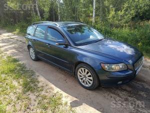 Синий Вольво В50 2005 в Лудза, объемом двигателя 2.00 л и пробегом 360 тыс. км за 850 €, фото 3 на AUTOMOTO.COM.LV