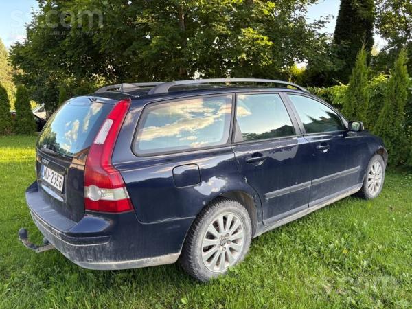 Zils Volvo V50 2005 Madona, ar dzinēja tilpumu 1.60 L un nobraukumu 522 tūkst. km par 600 €, foto 2 vietnē AUTOMOTO.COM.LV