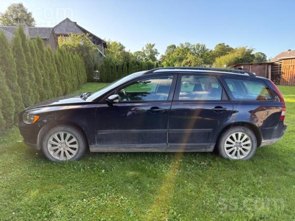Zils Volvo V50 2005 Madona, ar dzinēja tilpumu 1.60 L un nobraukumu 522 tūkst. km par 600 €, foto 7 vietnē AUTOMOTO.COM.LV
