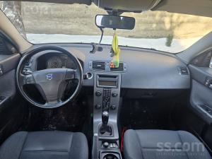 Zils Volvo V50 2005 Rīga, ar dzinēja tilpumu 1.60 L un nobraukumu 326 tūkst. km par 1500 €, foto 8 vietnē AUTOMOTO.COM.LV