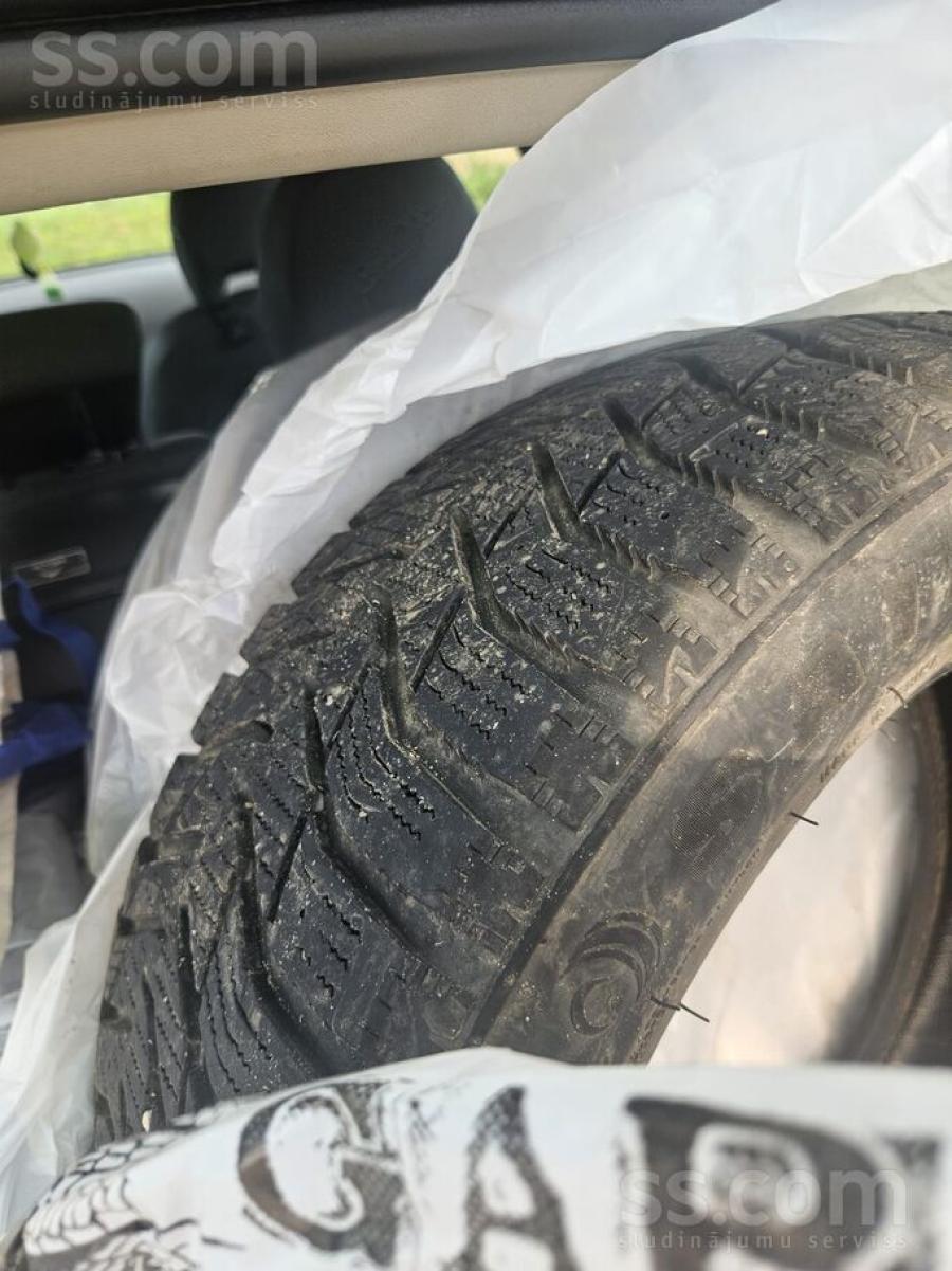 Zils Volvo V50 2005 Rīga, ar dzinēja tilpumu 1.60 L un nobraukumu 326 tūkst. km par 1500 €, foto 9 vietnē AUTOMOTO.COM.LV