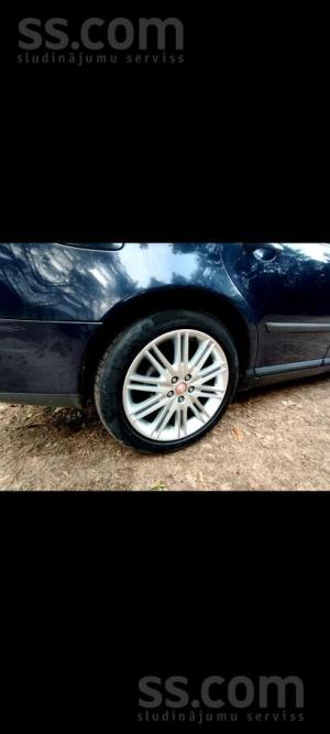 Blue Volvo V50 2005 in Riga, with an engine capacity of 2.00 L and mileage of 345 thousand km for 1800 €, photo 6 on AUTOMOTO.COM.LV
