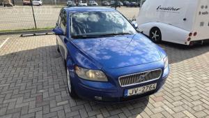 Zils Volvo V50 2005 Rīga, ar dzinēja tilpumu 2.40 L un nobraukumu 274 tūkst. km par 1900 €, foto  vietnē AUTOMOTO.COM.LV