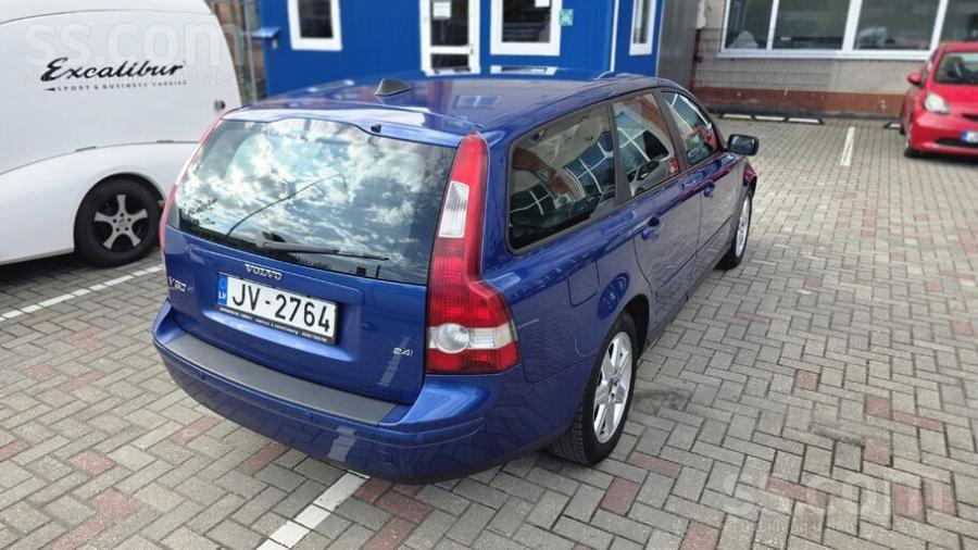 Blue Volvo V50 2005 in Riga, with an engine capacity of 2.40 L and mileage of 274 thousand km for 1900 €, photo 11 on AUTOMOTO.COM.LV