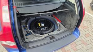 Blue Volvo V50 2005 in Riga, with an engine capacity of 2.40 L and mileage of 274 thousand km for 1900 €, photo 14 on AUTOMOTO.COM.LV