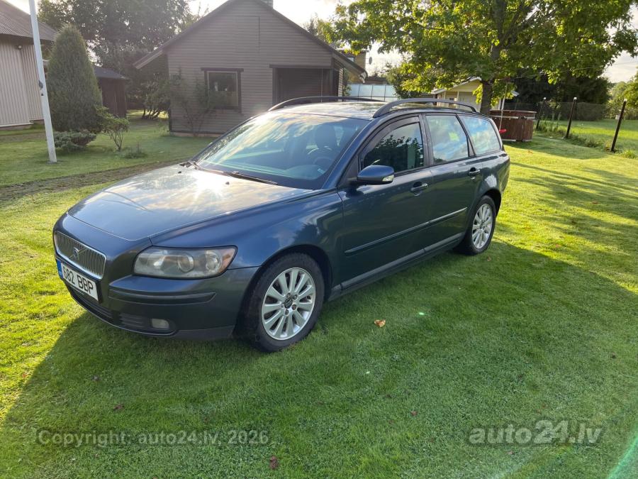 Zils Volvo V50 2005 Tartu, ar dzinēja tilpumu 2.00 L un nobraukumu 0 tūkst. km par 1999 €, foto 1 vietnē AUTOMOTO.COM.LV